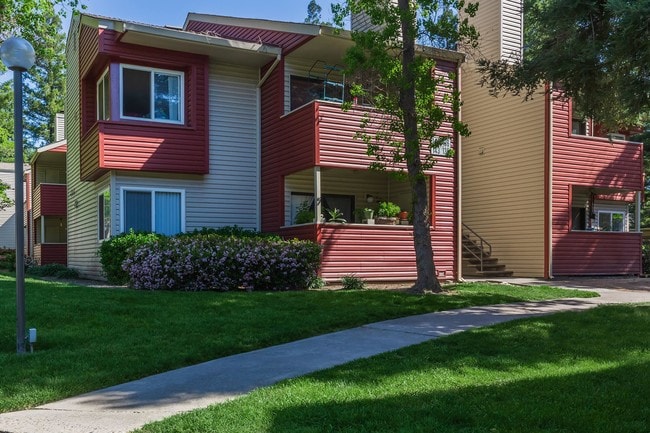 Redwood Square Apartments - Sacramento, CA | Apartment Finder