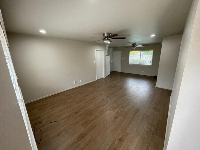 1538 E Austin Way - 1538 E Austin Way Fresno CA 93704 | Apartment Finder