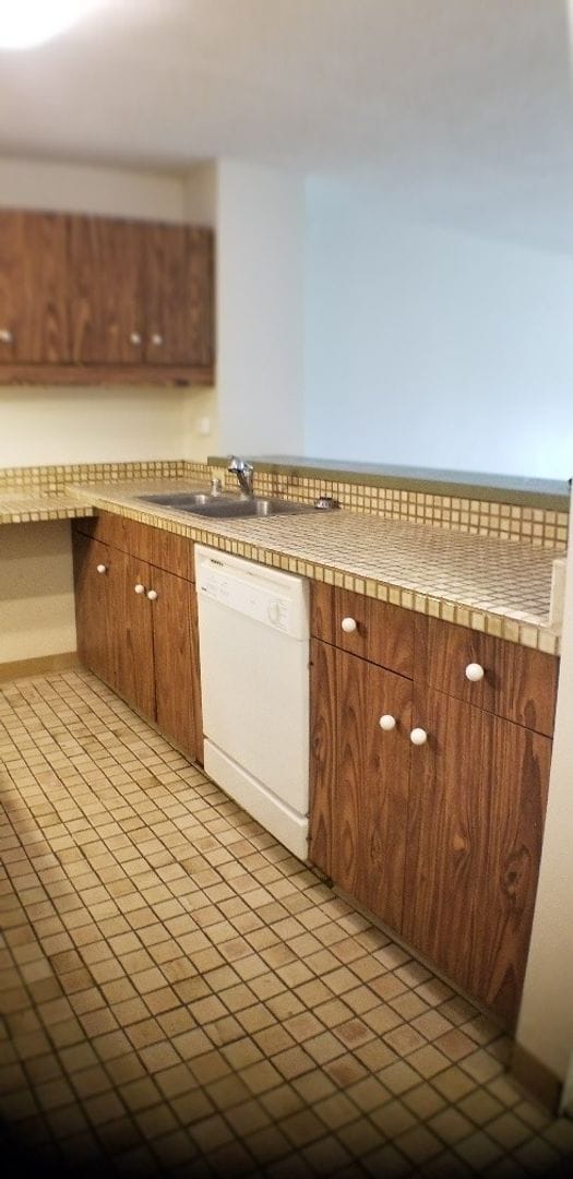 Laniloa - 1717 Mott Smith Dr Honolulu HI 96822 | Apartment Finder