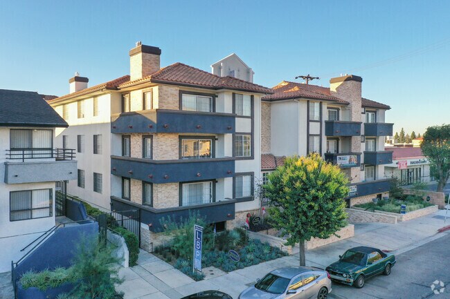 Maravilla Apartments at CSUN - Northridge, CA | Apartment Finder