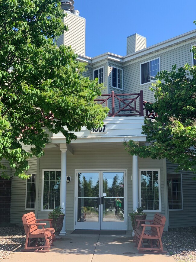 55 + Norgard Court Apartments - 1807 Gervais Ct Maplewood MN 55109 ...