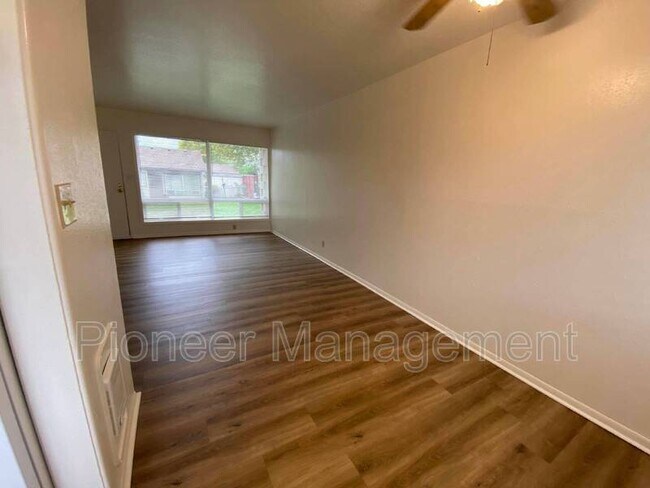 755 NE Alameda Ave - 755 NE Alameda Ave Roseburg OR 97470 | Apartment ...