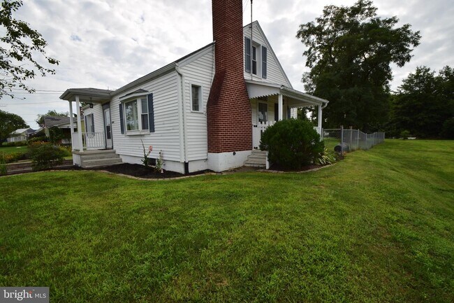 2090 Warm Spring Rd - 2090 Warm Spring Rd Chambersburg PA 17202 ...