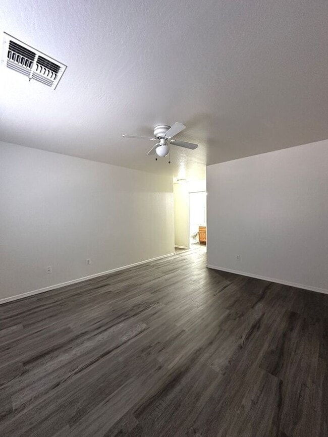 New Flooring! Single level 3 bed in Camelback Ranch! - 11320 W ...