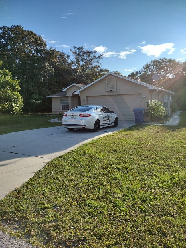 3 Bedroom 2 Bath House 2 car garage with L... - 4498 Hoffman Ave Spring ...