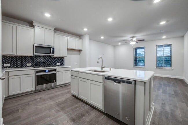 7833 Sunset Blvd - 7833 Sunset Blvd Rowlett TX 75088 | Apartment Finder
