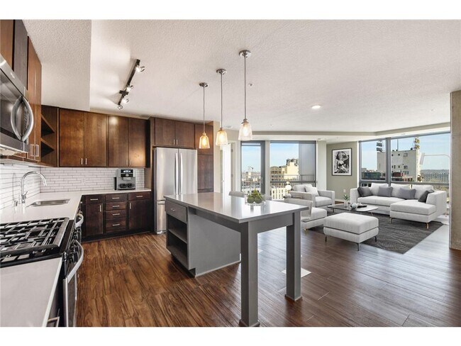 811 S Washington Ave - 811 S Washington Ave Minneapolis MN 55415 ...