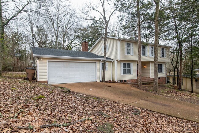 Private wooded lot in Nashboro Village! - 1037 Flintlock Ct Nashville ...