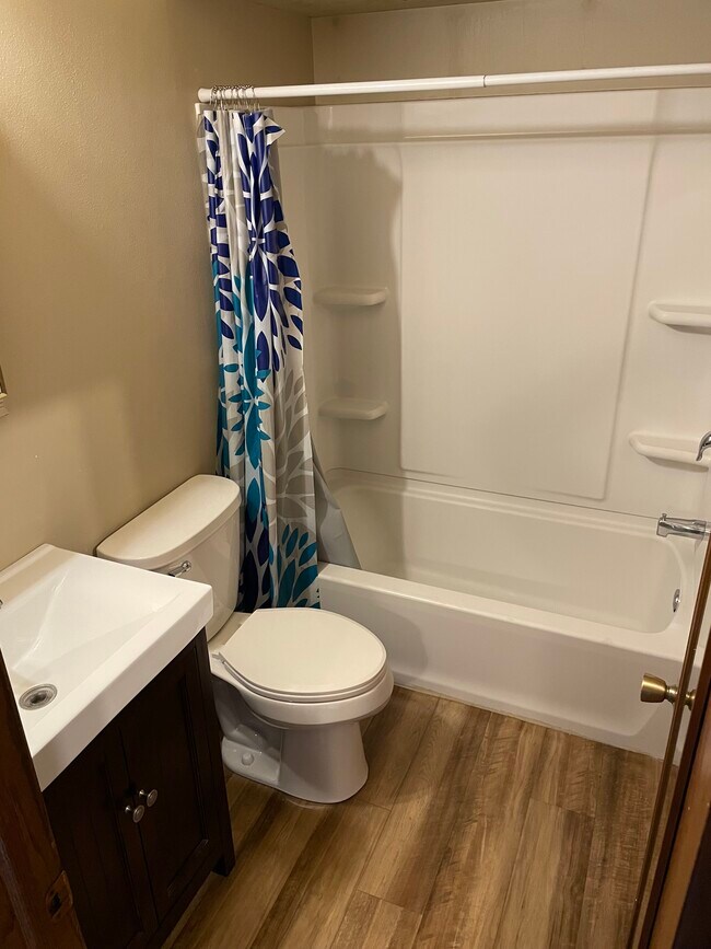 847 W Hamilton Ave - 847 W Hamilton Ave Eau Claire WI 54701 | Apartment ...