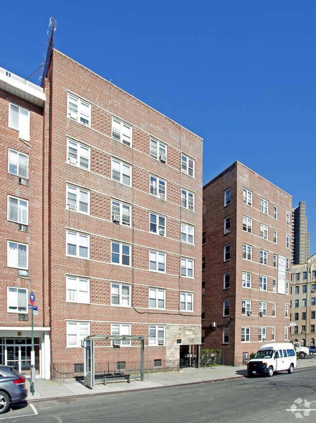 3205 Grand Concourse - 3205 Grand Concourse Bronx NY 10458 | Apartment ...