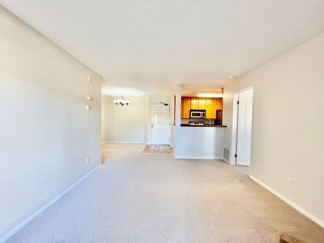 Beautiful 2Bd/2Ba Condo located in UTC! - 7120 Shoreline Dr San Diego ...