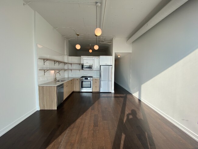 5056 N Broadway - 5056 N Broadway Chicago IL 60640 | Apartment Finder