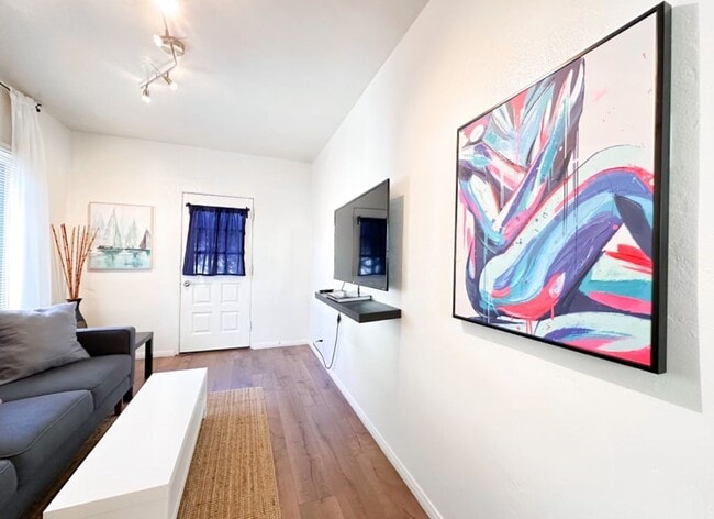 Little Italy 2 Bedroom 1 Bathroom Apartment - 2418 India St San Diego ...