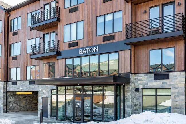 Large Studio with Lake Views at Pioche Vil... - 2303 W Deer Hollow Ct ...