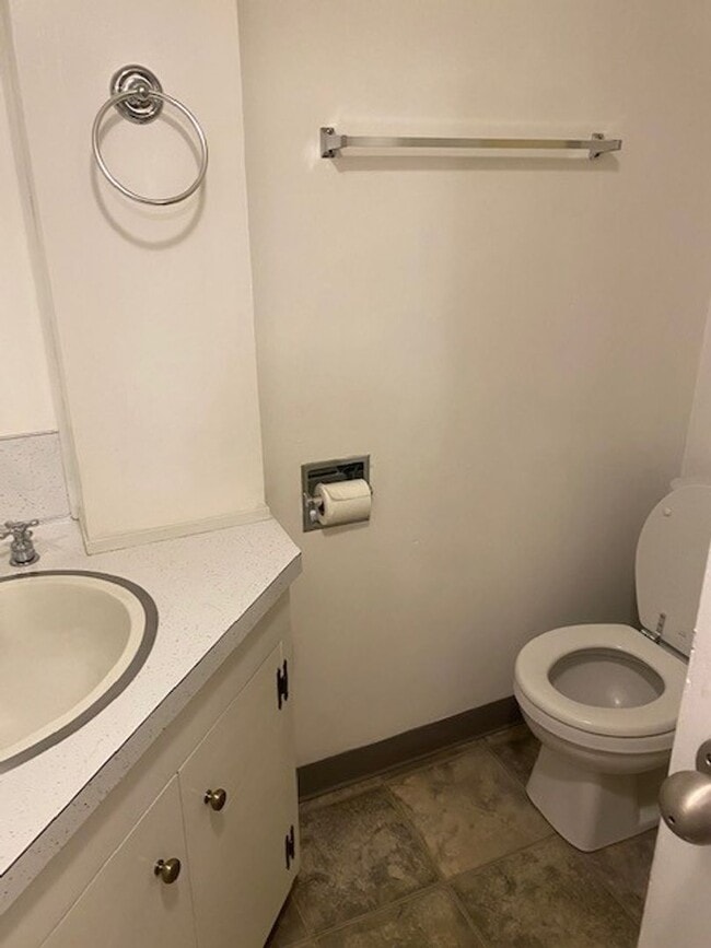 Larger 3 Bedroom 2 Bath House close to OIT and the Hospital - 1436 ...