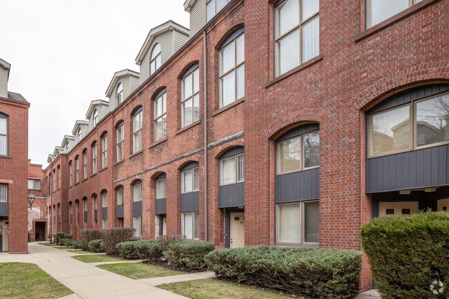 Tiffany Manor - Newark, NJ | Apartment Finder