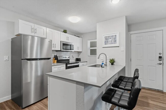 Spacious Two-Bedroom at Hyde Park Square - 206 W 38th St Austin TX ...