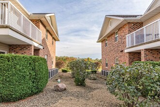 Laurel Springs - Erie, PA | Apartment Finder