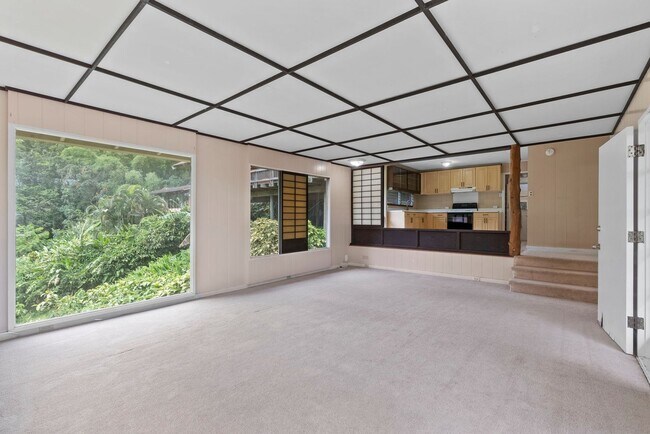 5 bed/2 bath single family home on the Nuu... - 3430 Kaohinani Dr ...