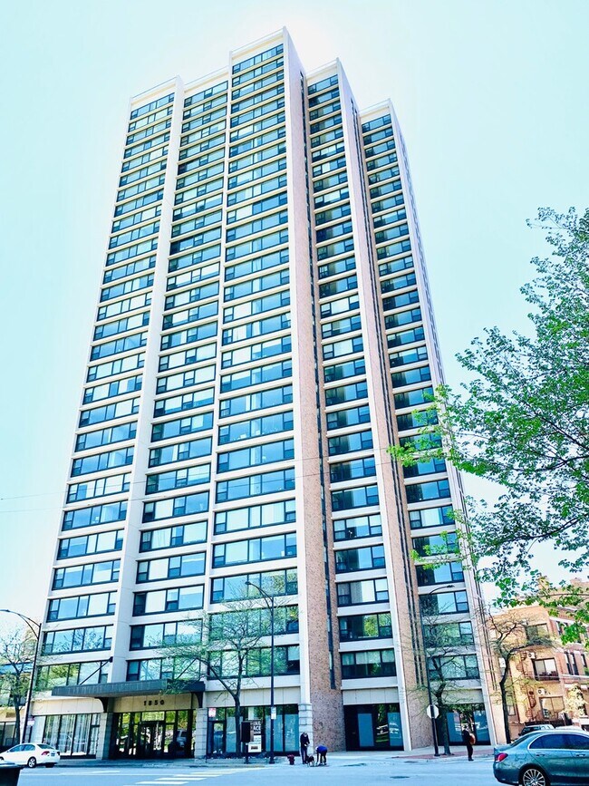 1850 N Clark St - 1850 N Clark St Chicago IL 60614 | Apartment Finder