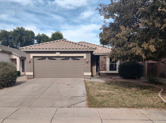 Beautiful 3 Bedroom 2 Bath - Gilbert - 886 E Sherri Dr Gilbert AZ 85296 ...