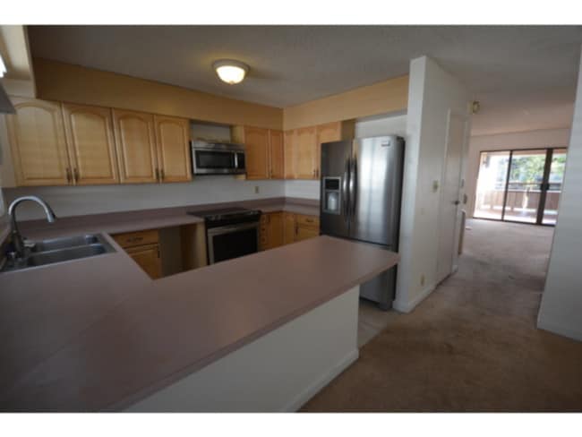 Well Maintained 2/2/2 Split Level in Excel... - 95-058 Hokuiwa St ...