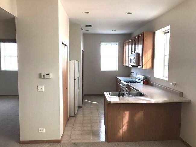 601 N Milwaukee Ave - 601 N Milwaukee Ave Libertyville IL 60048 ...