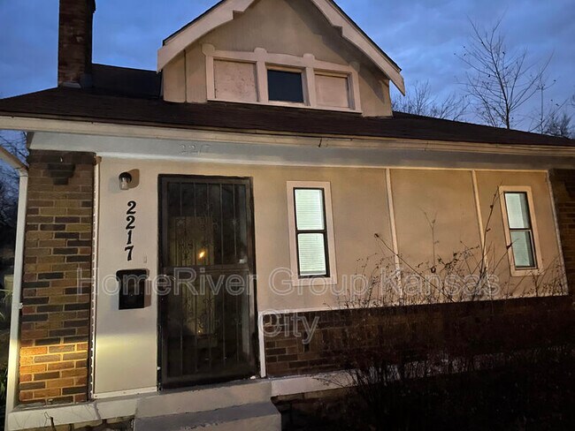 2217 E 67th Terrace - 2217 E 67th Terrace Kansas City MO 64132 ...