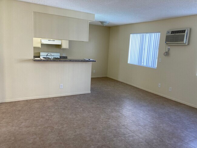 21909 Claretta Ave - 21909 Claretta Ave Hawaiian Gardens CA 90716 ...