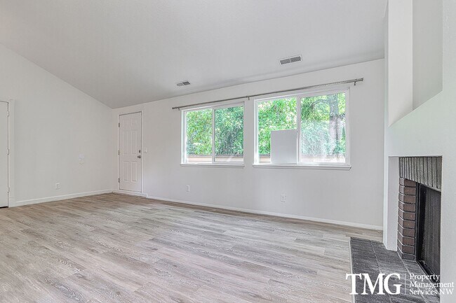 Amazing Open concept Condo in a secluded c... - 1621 NE 113th St ...