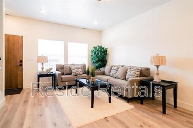 220 Spring Creek Pkwy - 220 Spring Creek Pkwy Providence UT 84332 ...