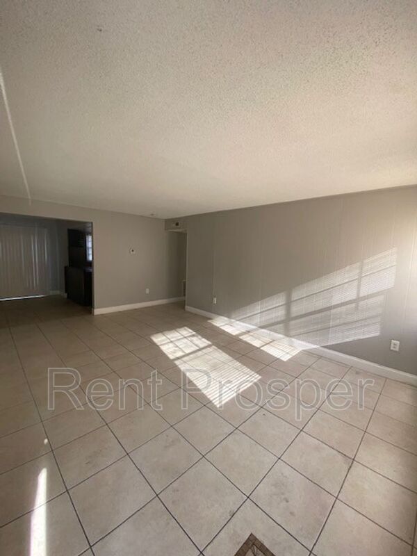 2753 L B McLeod Rd - 2753 L B McLeod Rd Orlando FL 32805 | Apartment Finder