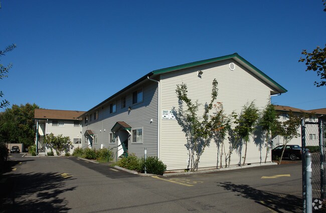 Centre Court Village - 3667 Main St Springfield OR 97478 | Apartment Finder