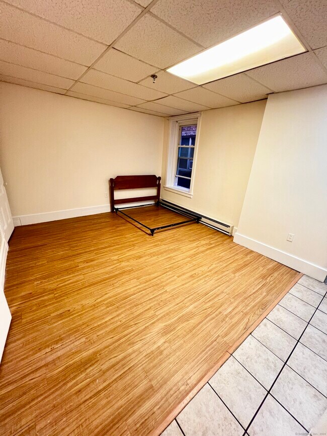 696 Main St - 696 Main St Middletown CT 06457 | Apartment Finder