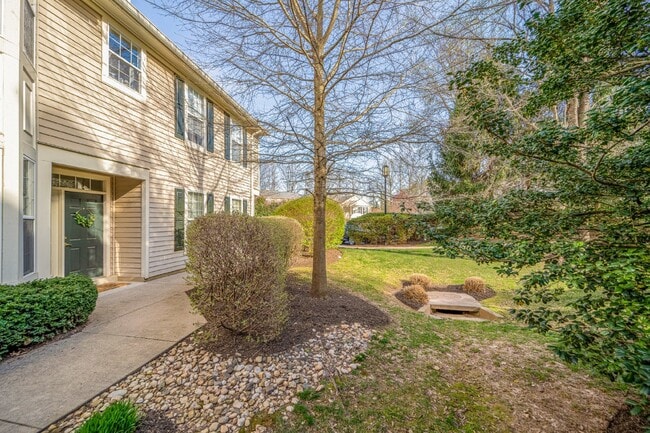 2 bed, 2 bath condo with a garage in North... - 11402 Gate Hill Pl ...