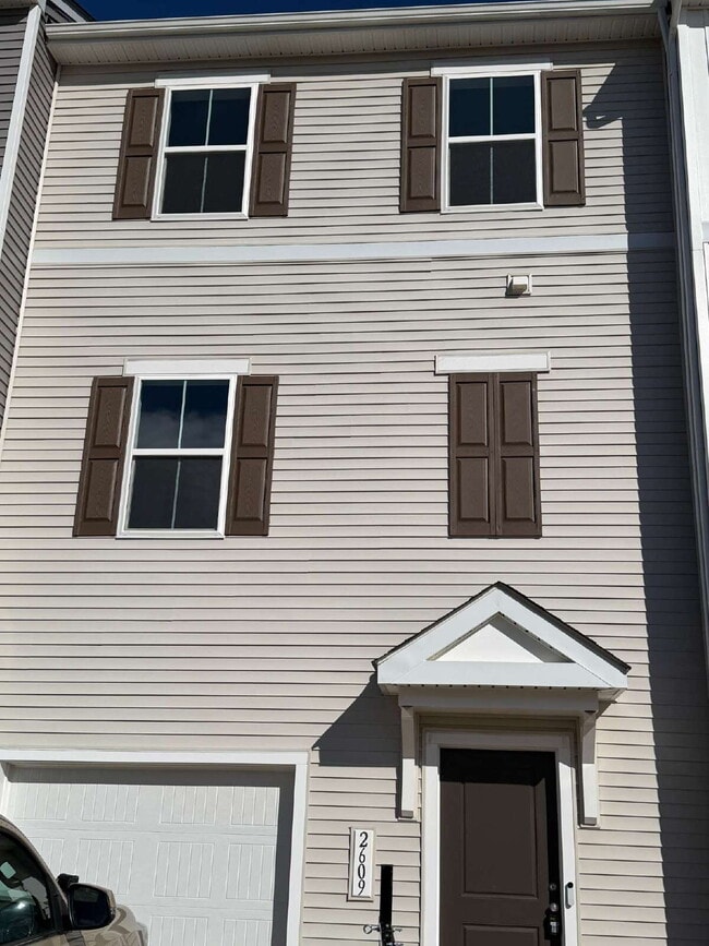 Beautiful townhouse at Aspire at Wilderness Shores - 2609 Grey Wolf Ln ...