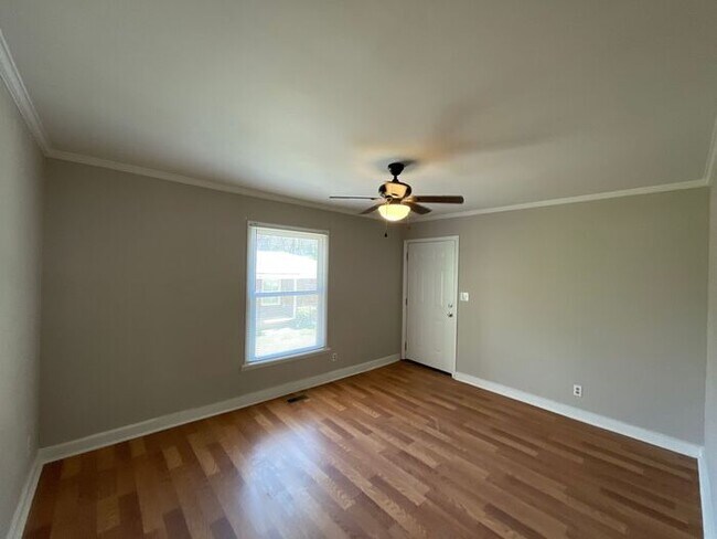 T.R. Lawing Realty Property - 3032 Seymour Dr Charlotte NC 28208 ...