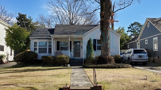 One-level Heights Bungalow - Very demure! ... - 2403 N Grant St Little ...