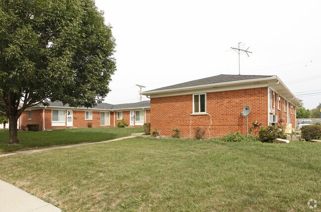 Pardo Garden Apts - 28418 Pardo St Garden City MI 48135 | Apartment Finder