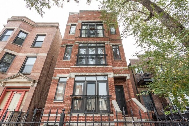 Beautiful 2 Bedroom Condo in University Vi... - 2417 W Fillmore St ...