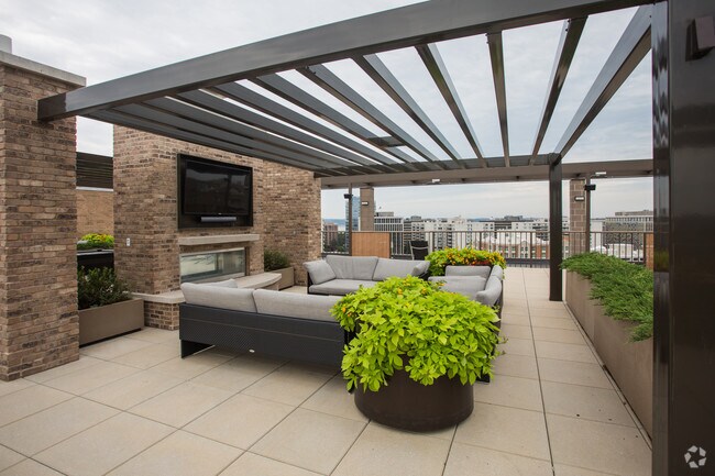 Crystal House* - 1900 S Eads St Arlington VA 22202 | Apartment Finder