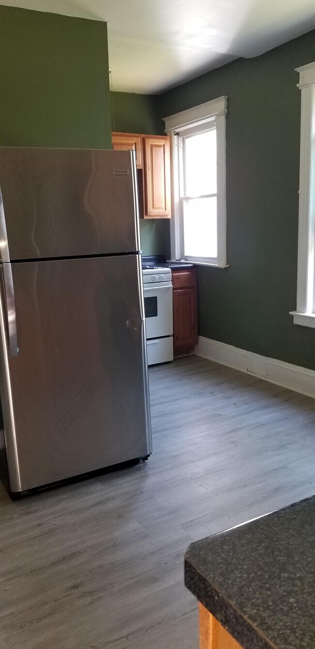 147 Kent St - 147 Kent St Hartford CT 06112 | Apartment Finder