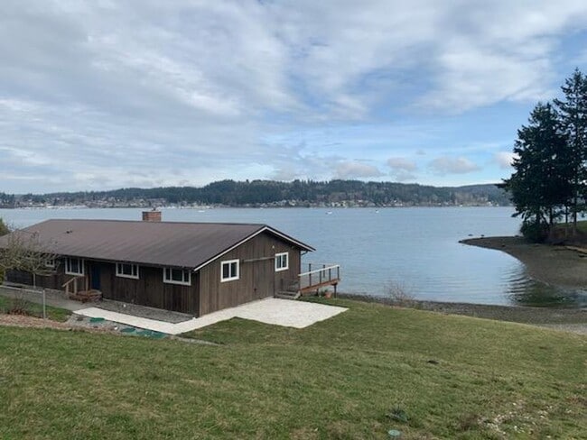 Newly Updated Waterfront Home! - 300 NW Lundquist Ln Poulsbo WA 98370 ...