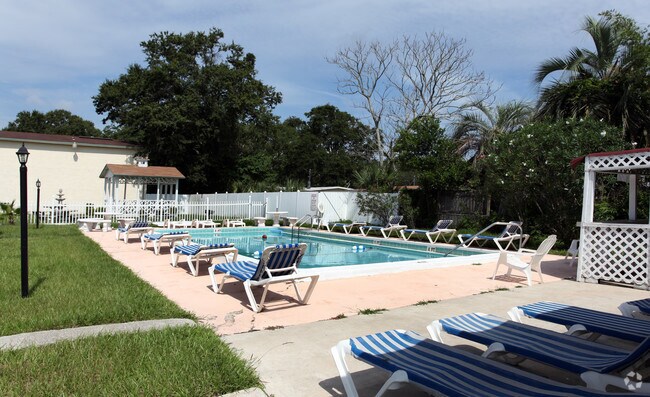 Mill Creek Manor - 1600 Mill Creek Rd Jacksonville FL 32211 | Apartment ...