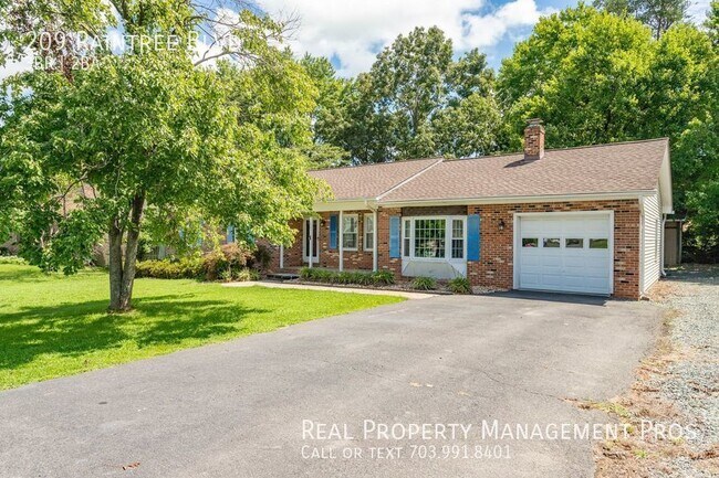 Sunny brick rambler home 3 bedrooms/2 bath... - 209 Raintree Blvd ...