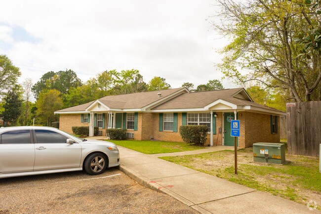 1385 Azalea Rd - 1385 Azalea Rd Mobile AL 36693 | Apartment Finder