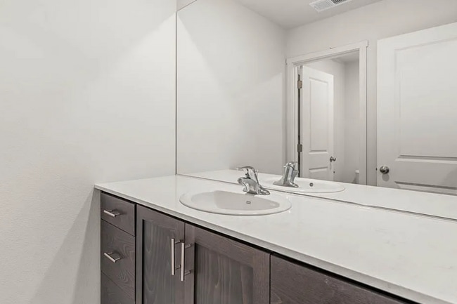 2629 Meadows Ln - 2629 Meadows Ln Medford OR 97501 | Apartment Finder