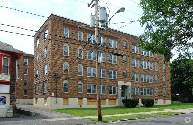 The Huntley Apts - 409 Stolp Ave Syracuse NY 13207 | Apartment Finder
