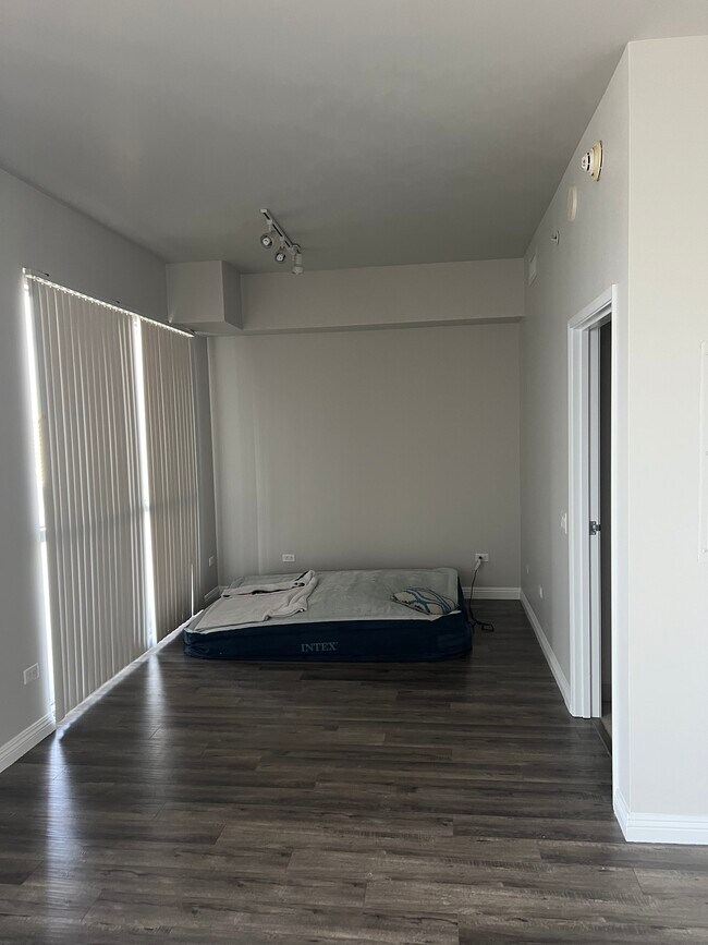 200 W Sahara Ave - 200 W Sahara Ave Las Vegas NV 89102 | Apartment Finder