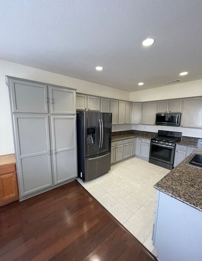 Beautiful, Two-Floor House in West Lancaster! - 44963 32nd St W ...